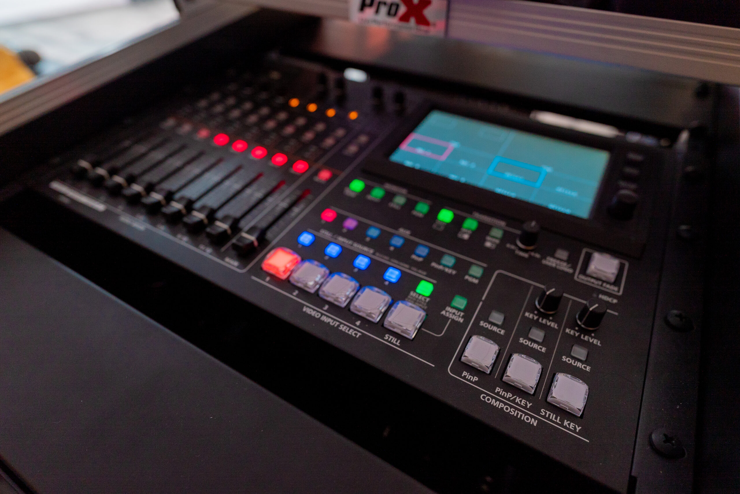 Members 1st TV Studio - Illuminated Integration