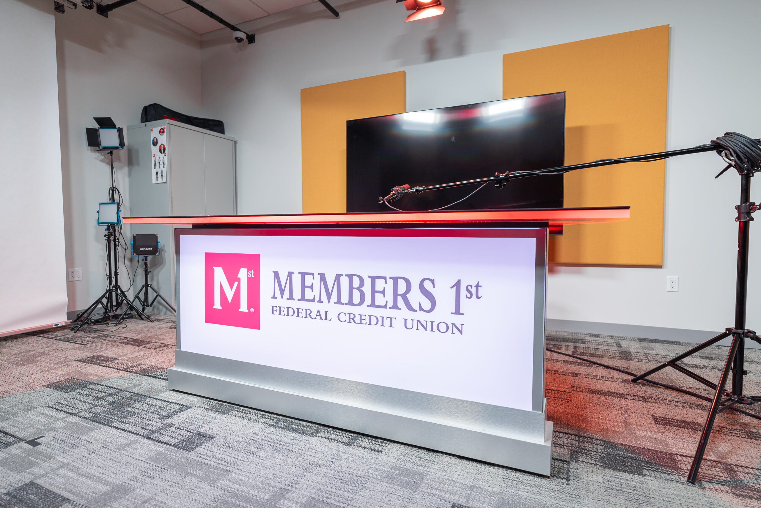 Members 1st TV Studio - Illuminated Integration