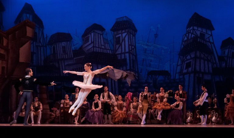 Stage Lighting: How to Choose a Color Scheme